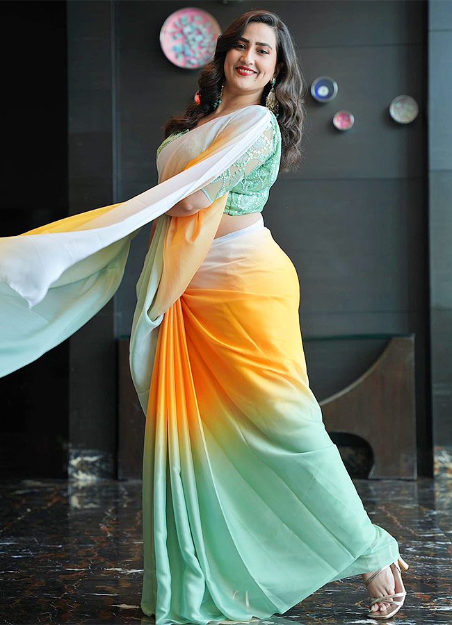 Anchor Rampalli Manjusha: లేటెస్ట్ ఫోటోలతో చూపు తిప్పుకోనివ్వకుండా చేస్తున్న యాంకర్ మంజూష ...